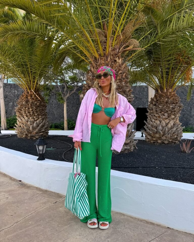 30 Stylish Beach Outfits That Never Go Out of Style - Style Decent